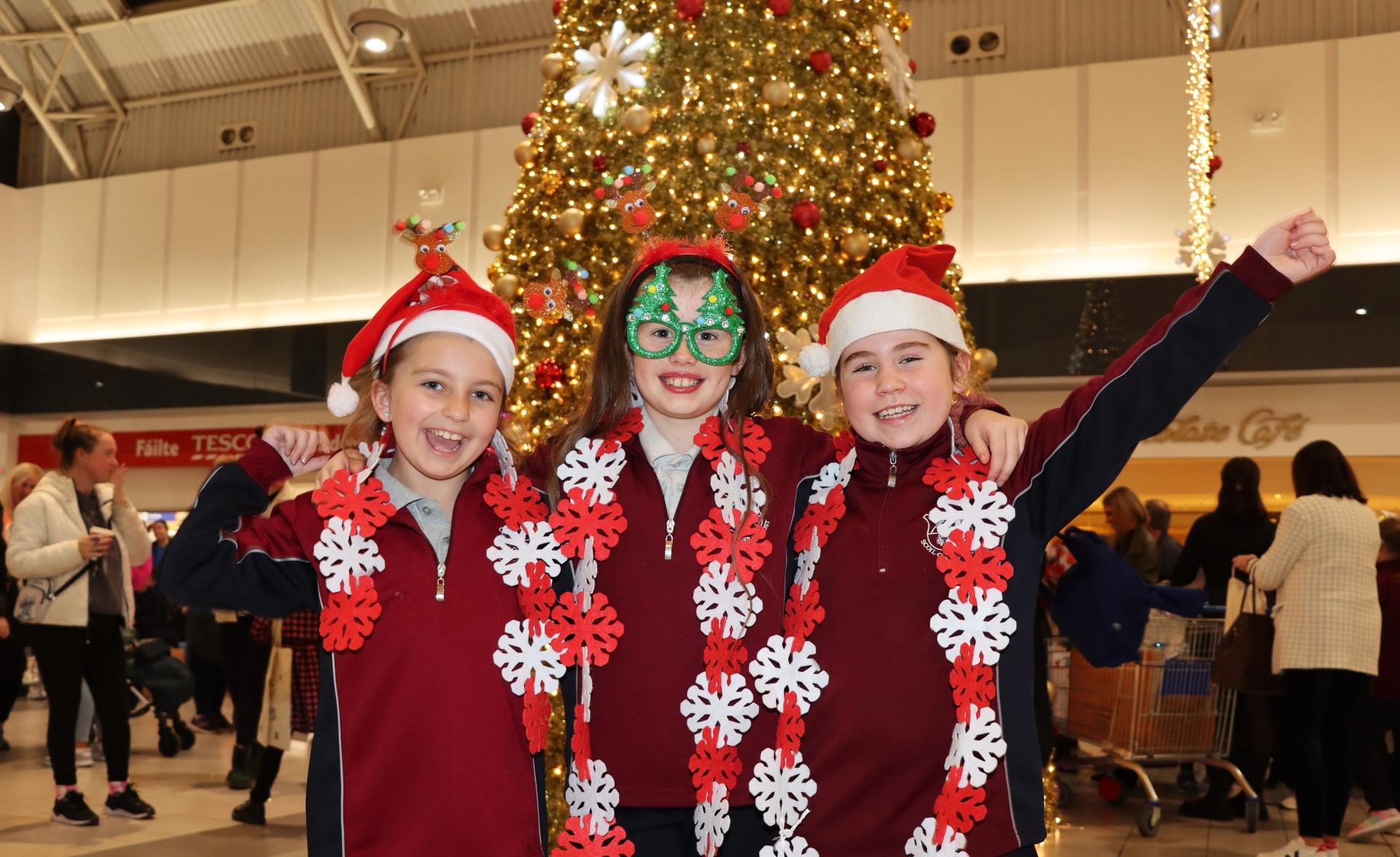 In Pictures: Limerick shopping centre lights up for Christmas - Page 1 ...