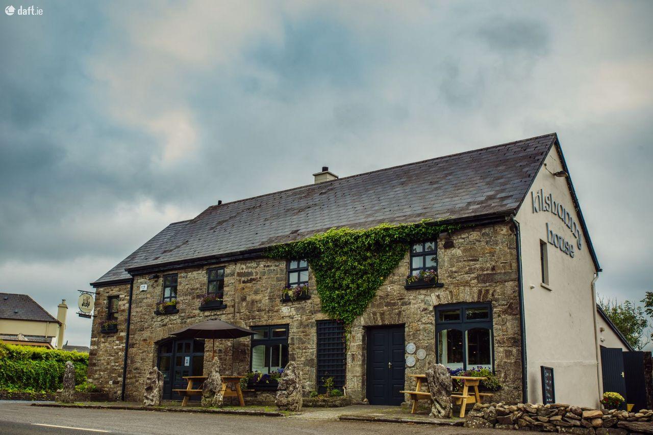 PICTURES: Former Clare pub could be turned into stunning home as it ...