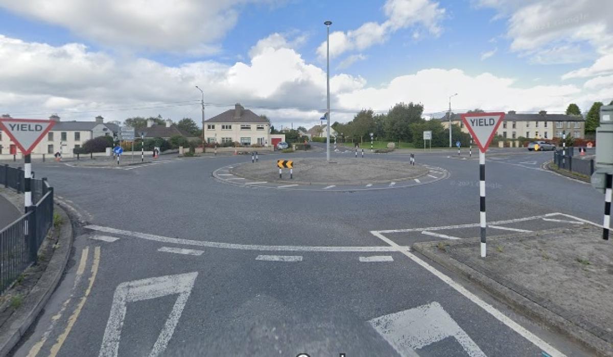 'No safe place to cross' at busy Portlaoise roundabout - Ireland Live