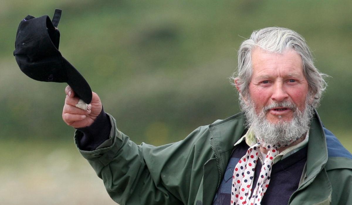 Huge sadness at death of Ballyshannon legend Tommy Fingers Gallagher ...