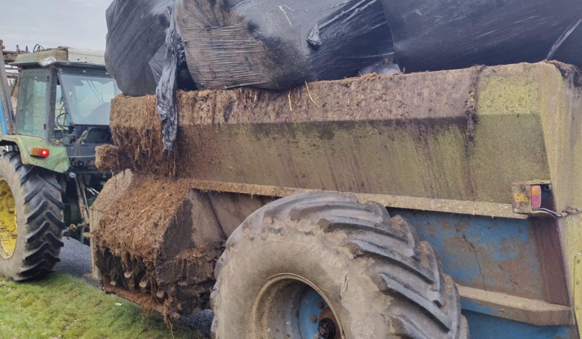 Gardaí pull over 'poorly loaded' trailer in Kilkenny - Page 1 of 2 ...