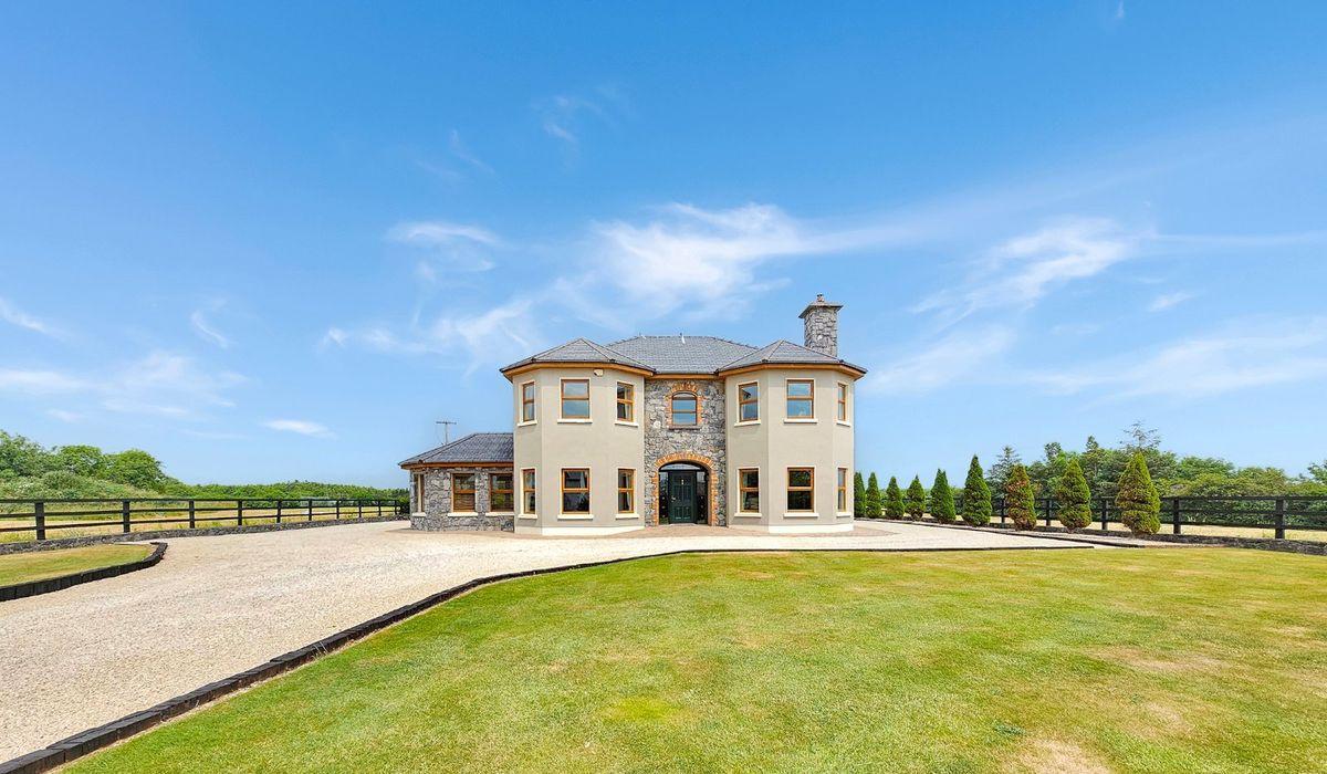 PICTURES: Impressive Clare mansion with beautiful garden hits the ...