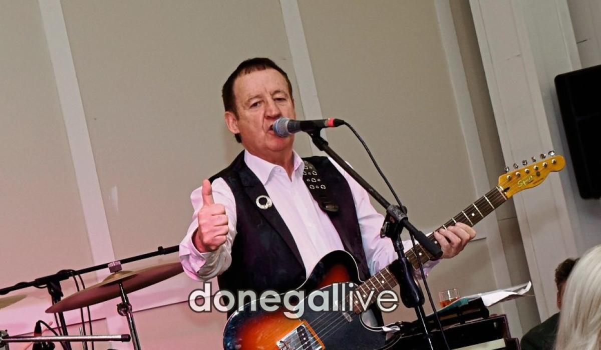 In pictures: Country music star Declan Nerney lights up The Plaza ...