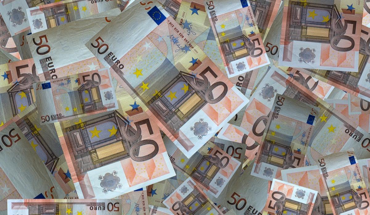 CHA-CHING! Tipperary man wins huge sum of money in local Ace of Hearts ...