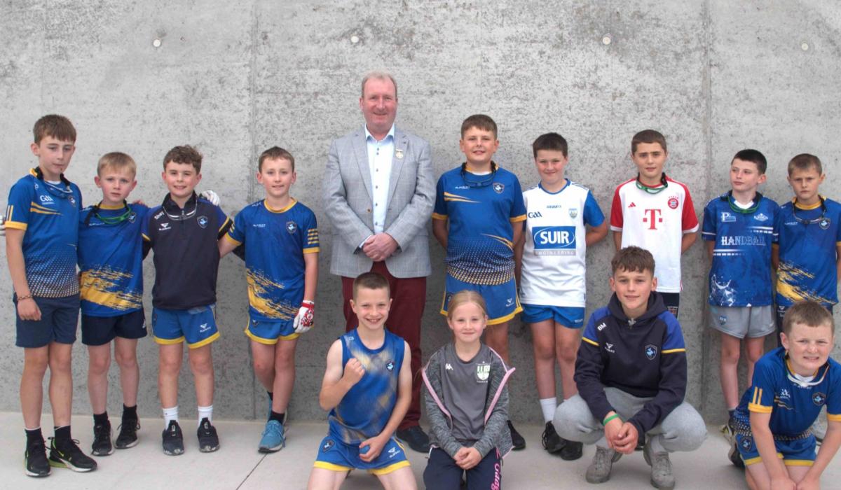 GAA Handball President opens new handball courts at Tipperary club ...