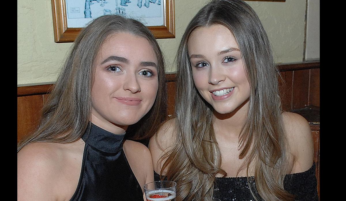 PHOTOS: New Year's Eve celebrations in Dundalk's Courtney's Bar - Page ...