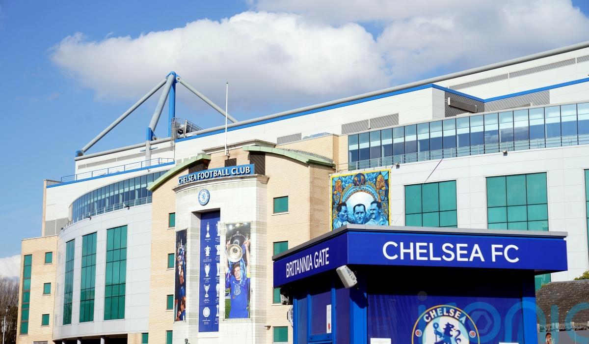 Rival managers and FA condemn homophobic chanting from Man Utd fans at ...