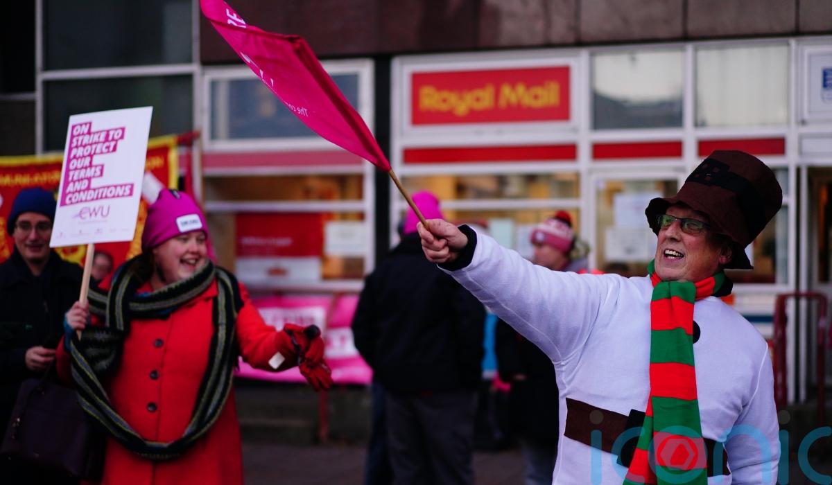 Royal Mail reveals mounting losses after £200m strike hit - Ireland Live