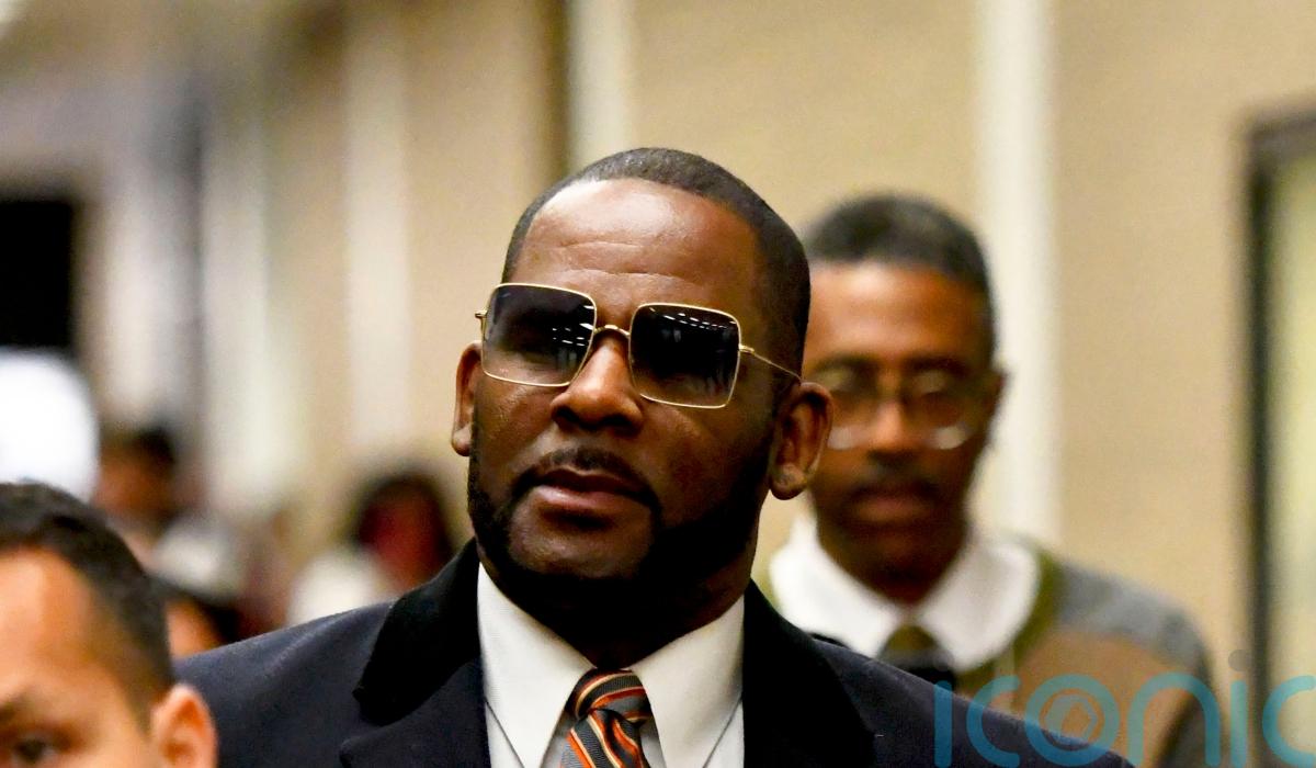 Prosecutor drops sex abuse charges against singer R Kelly - Ireland Live