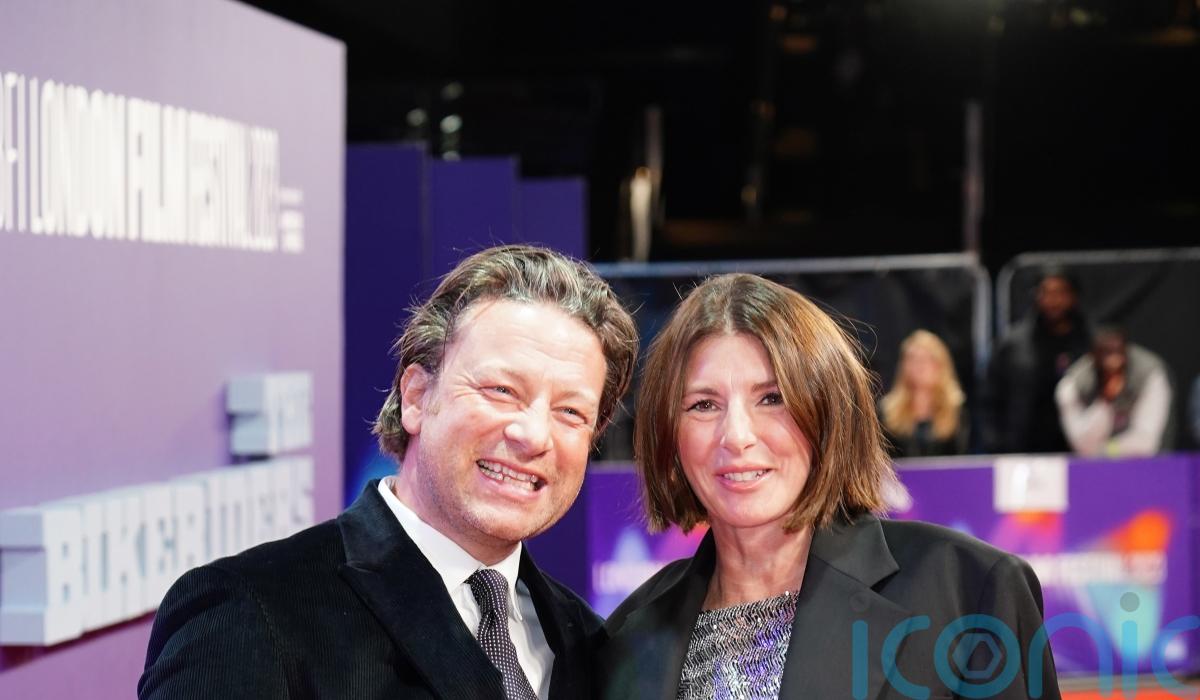 Jamie Oliver and wife Jools celebrate 24th wedding anniversary in Las ...