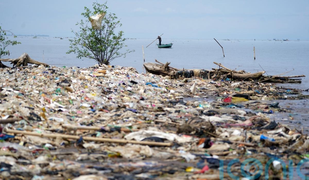 Countries urged to be ambitious in final push for UN plastic pollution ...