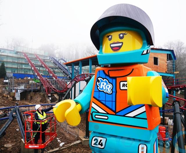 World’s tallest Lego minifigure unveiled at Legoland Windsor Resort ...