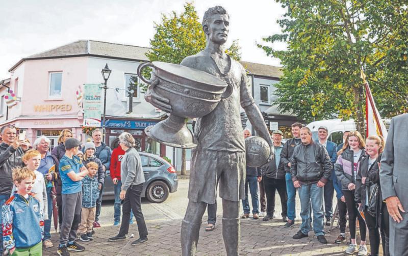 Bill Squires Gannon statue officially unveiled in Kildare Town ...