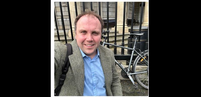 Clare TD suffers bloody injury after falling from bike on busy road - Ireland Live