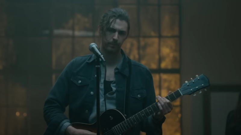 Hozier apologises to fan whose pro-Palestine scarf was removed by ...