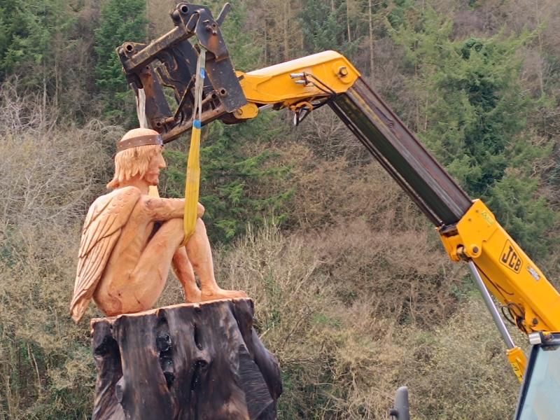 'Mad' sculpture makes its way to border of Kilkenny and Carlow ...