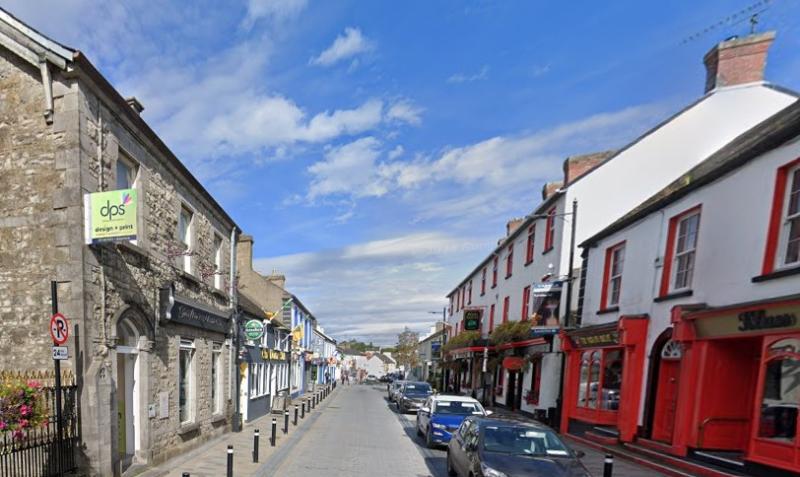 Calls grow for improved signage as HGVs cause chaos in Leitrim town ...